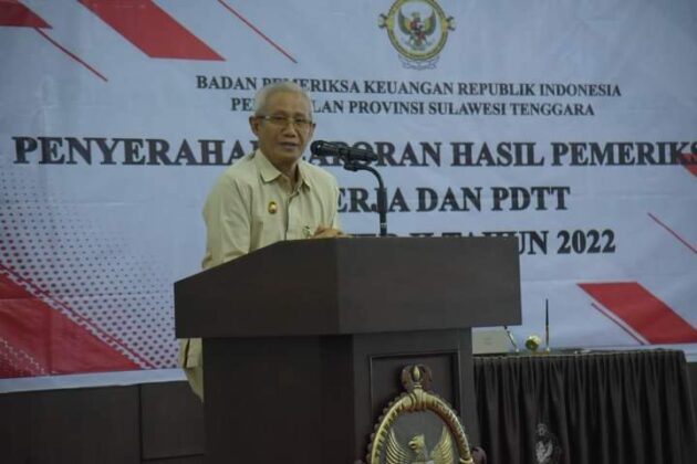 Pj Bupati Buton Terima LHP Dari BPK Sultra Tahun Anggaran 2021 dan 2022 | MonitorSultra.com
